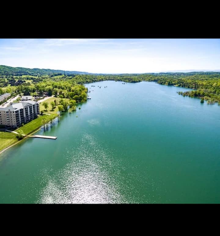 Fabulous Lake Front Condo - Big Ridge State Park, Maynardville