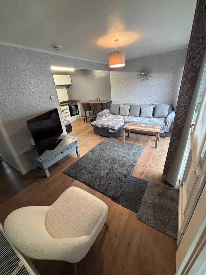 Edwards’ Cabin - Caernarfon