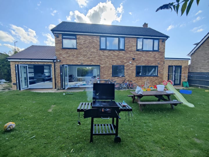 Large & Spacious House Near L&d Hospital - Luton