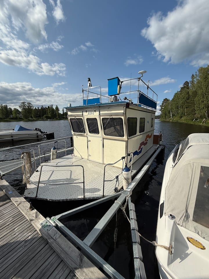 Bobåten Ada - Avesta