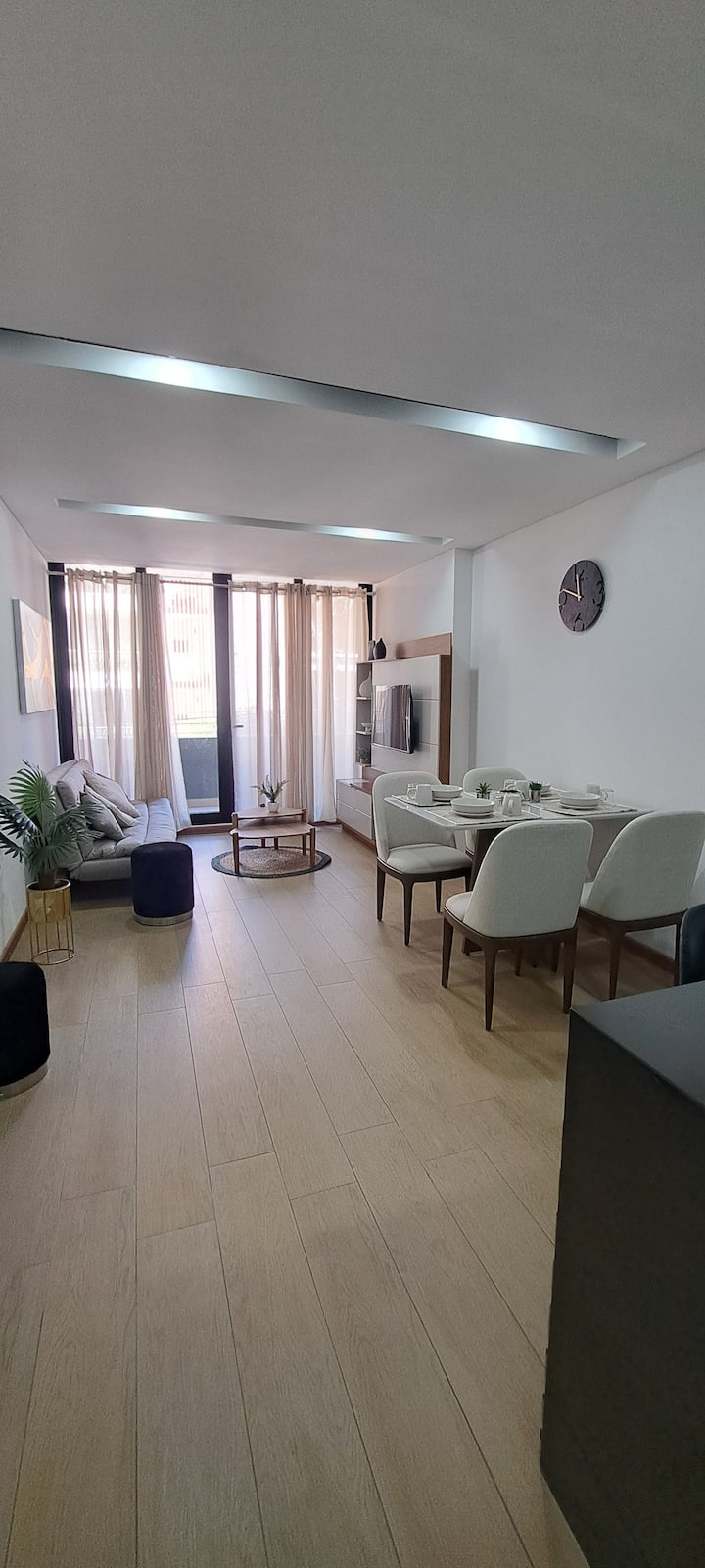 Titanium Mac House 2 Dormitorio 3 Baños Y Balcón. - Bolivia