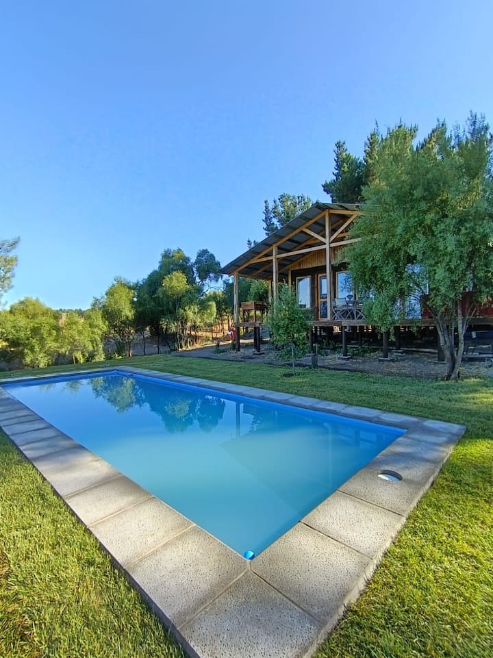 Fundo Monterrico. Cabaña Con Piscina Privada. - Región de Maule, Chile