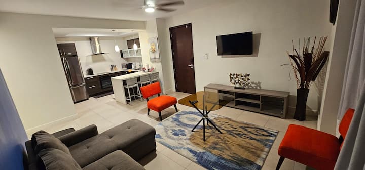 Mac's Spot With Infinity Pool - Kingston, Jamaica