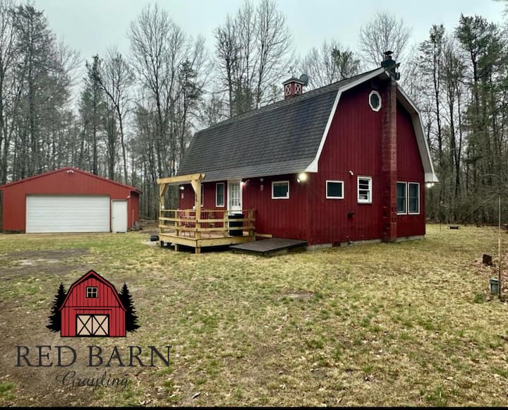 Enjoy Your Stay At The Red Barn! - Higgins Lake, MI