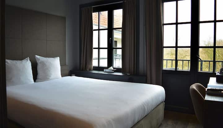 Scenic Seaside View Stay Near The Beach & Hotspots - Leiden