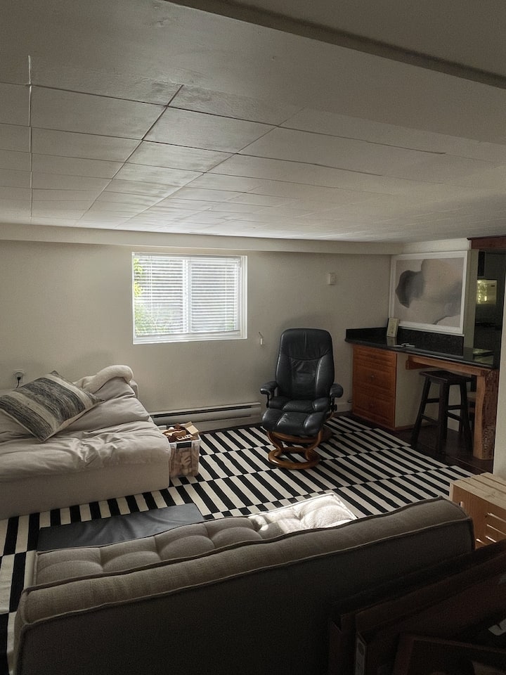 Family-friendly Victoria Home | Central Location - Victoria