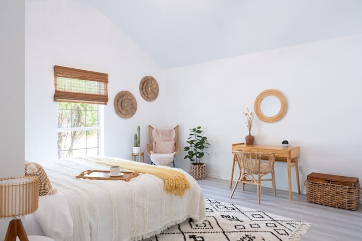 The Woven House | Downtown Mckinney | Family Home - McKinney, TX