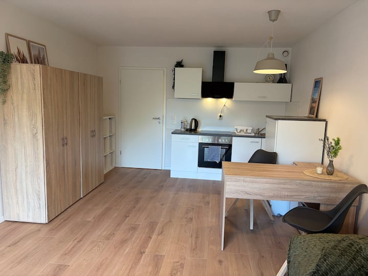 32qm, Frisch Renoviert Und Neu Möbliert, Balkon - Bayreuth