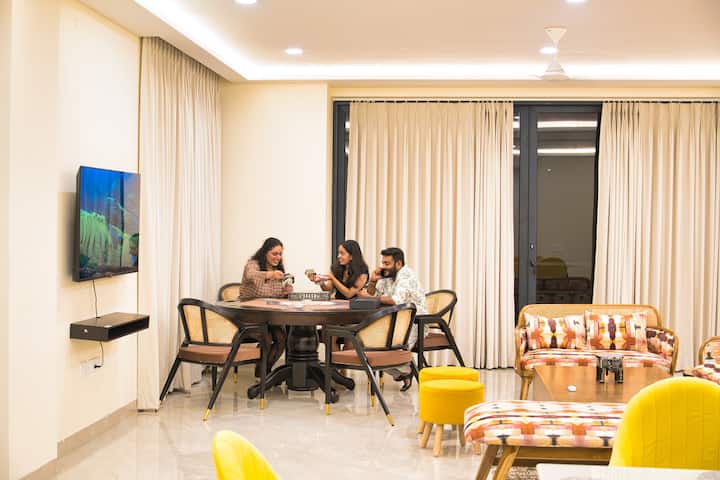 The Cabinet: Your Night, Your Deck - 古爾岡