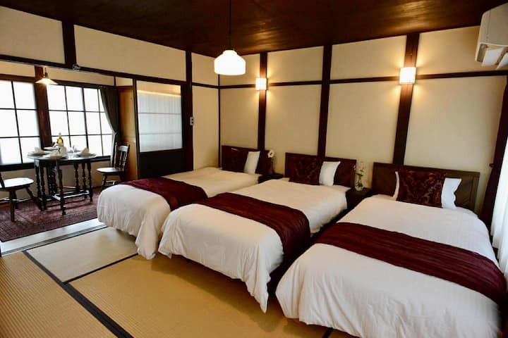 Open郡上八幡の街中/高山や白川郷へ便利/50㎡心くすぐるアンティーク空間/ic5分/駐車場1台 - Gujo