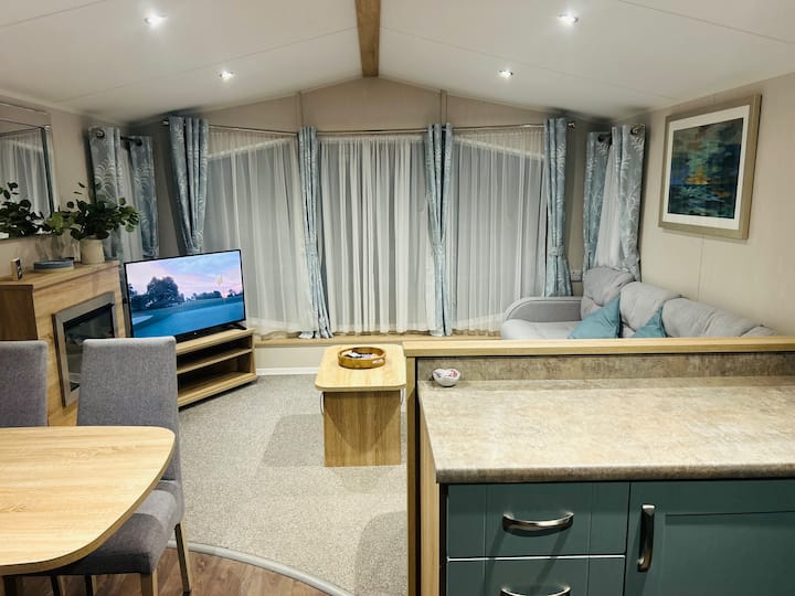 Cosy Family Caravan At Penrhos - Aberaeron