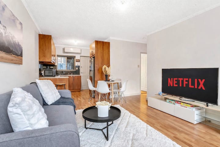 Chic 2br - Near Cafes & Cbd + Free Netflix - Prospect