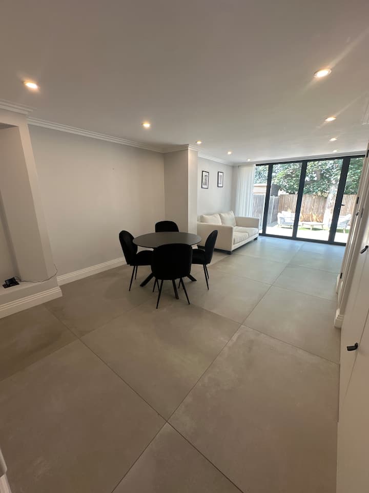 Stunning 4 Bed Terraced House - Londres
