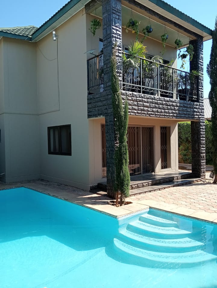 Solar Powered 3br With Starlink & Swimming Pool - Lusaka