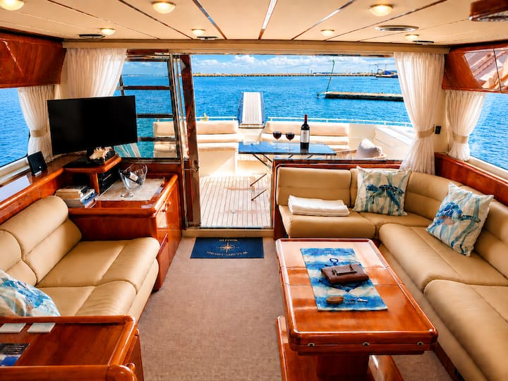 Luxury Boat In Cádiz - El Puerto de Santa María