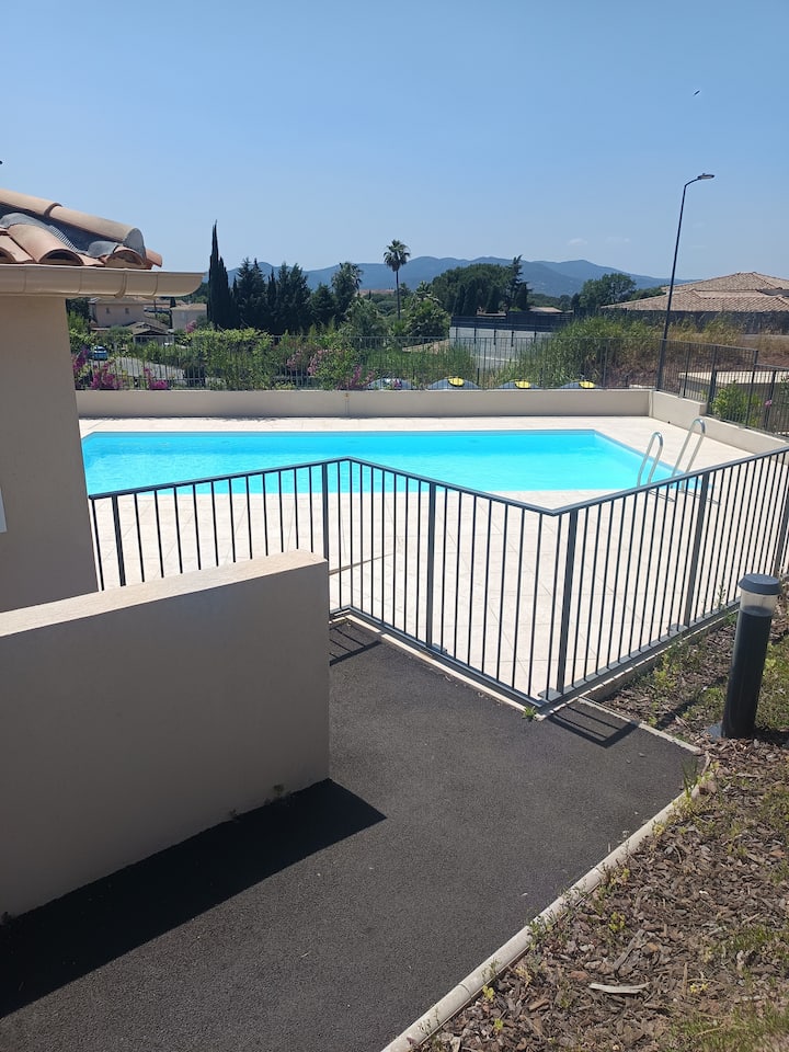 Appartement En Résidence - Fréjus