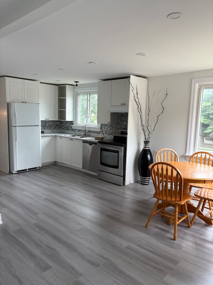 7 Bed Room Houses Downtown Seven Bed - Barrie