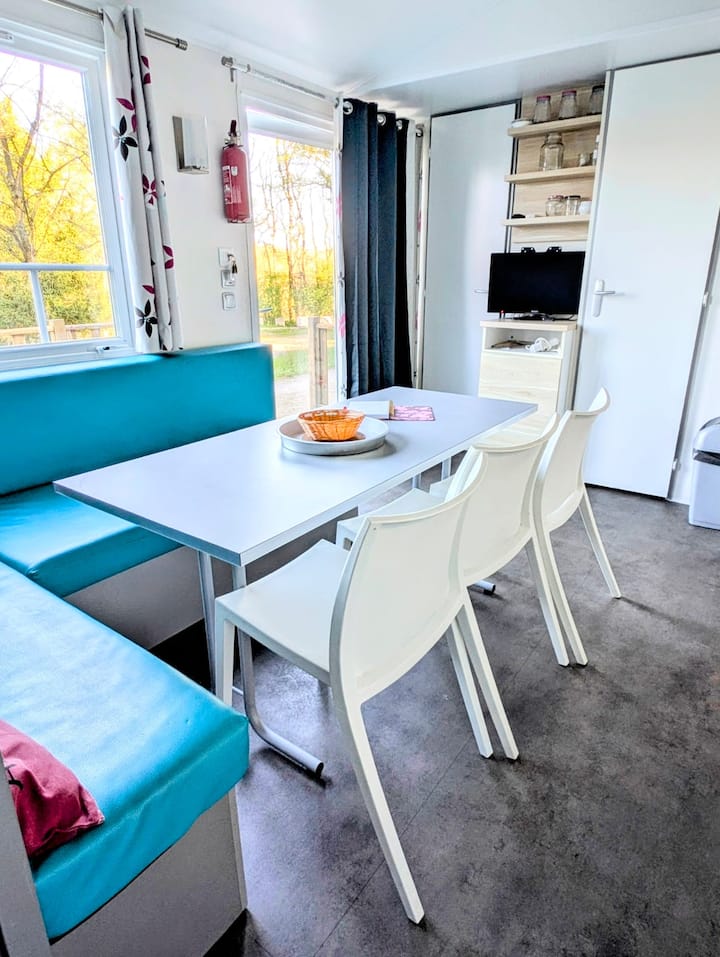 Bungalow Climatisé 
6 Personnes
  Camping 4 * - Aveyron
