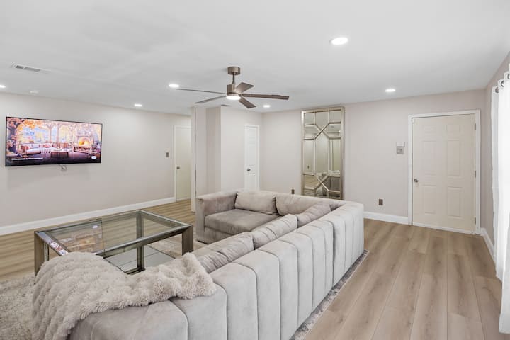 Meadowbrook Manor - Stop 6 - Fort Worth