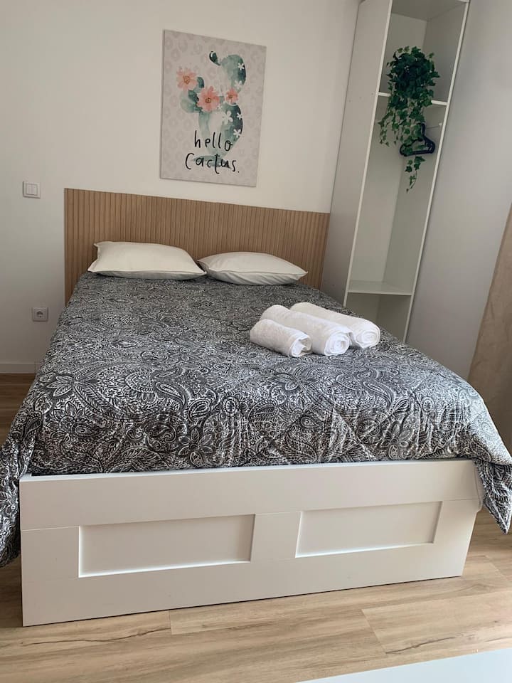 Apartamento Estúdio Com Quintal - Almada