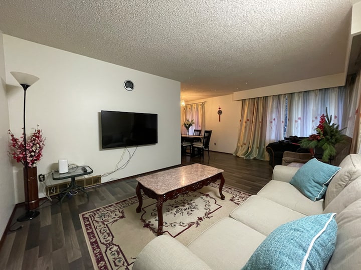 Cozy 5 Bed 2.5 Bath By U Of M And Pa Stadium - Winnipeg