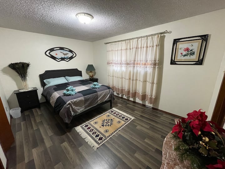 Cozy 5 Bed 2.5 Bath Near U Of M & Pa Stadium - Winnipeg