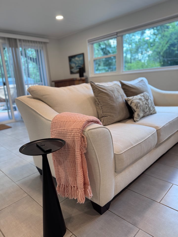 Charming Gainesville Getaway - Gainesville, FL