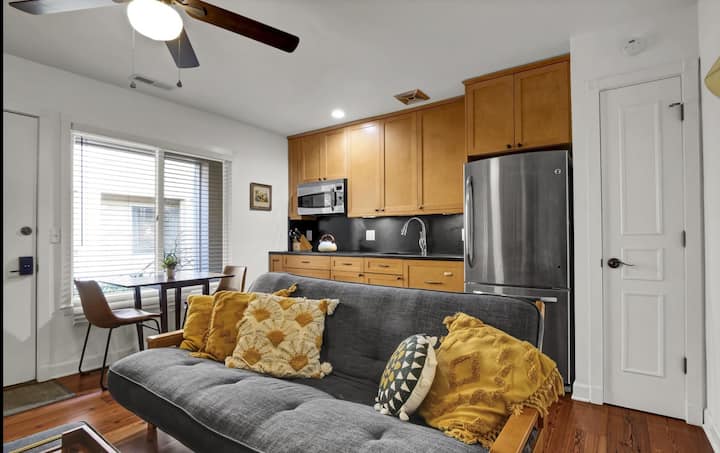 Downtown Dream W/ Parking - Wilmington, NC