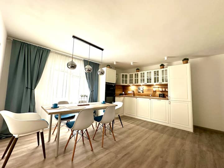 Lunarglow 3-room Apartment In Ljubljana - Lubiana