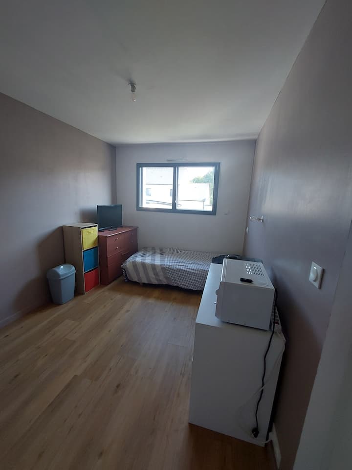 Loué Studio Meublé Très Agréable - Saint-Aubin-du-Cormier