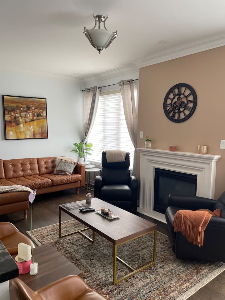 Stylish 4br Retreat | Yyz Nearby - Bolton