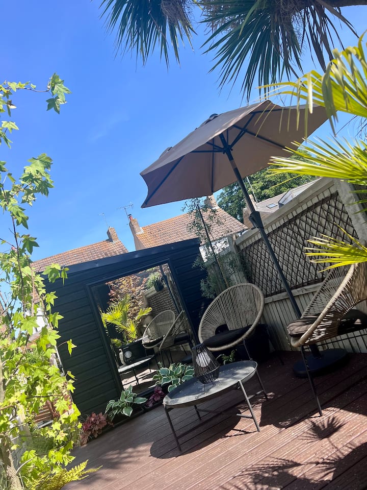 Bow Cabin - Herne Bay