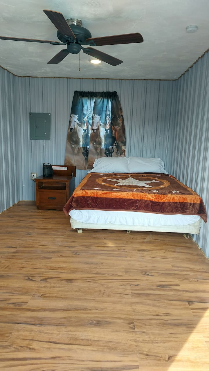 Country Cabin Getaway Friesian Cabin - Lake Wister State Park, Wister