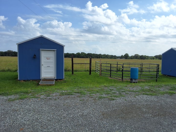 Friesian Cabin - Wister Lake, OK