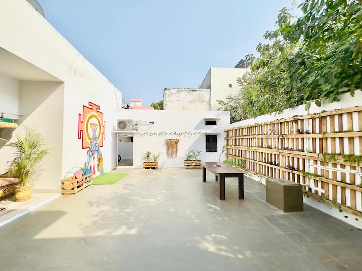 Wildflower-entire Villa 6 Bhk - Lucknow