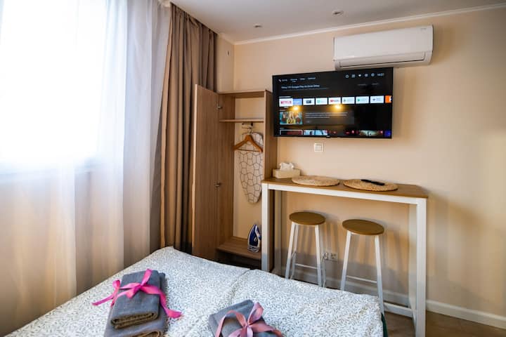 City Center Small Modern Studio With Palace View! - Warsaw
