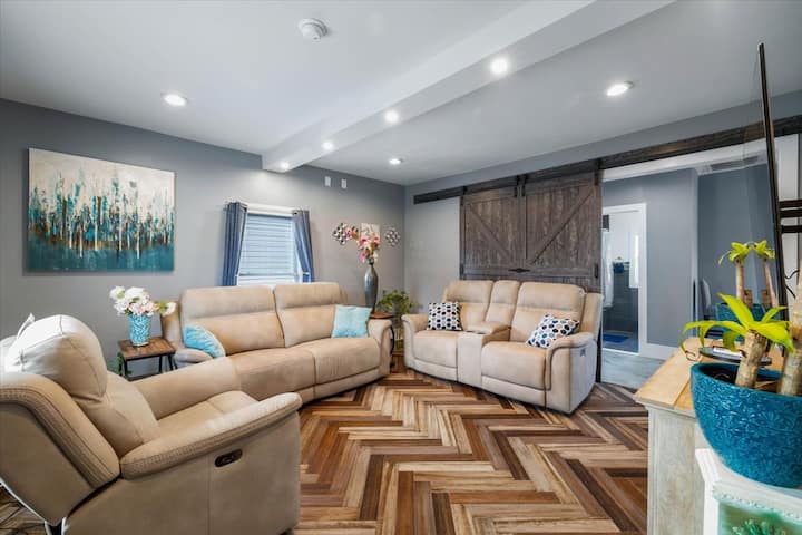 Luxury Downtown Roanoke Suite - ロアノーク, VA