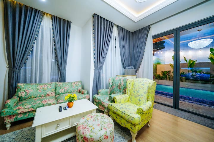 Free Pickup! City Center Rainbow Pool Villa - Đà Nẵng