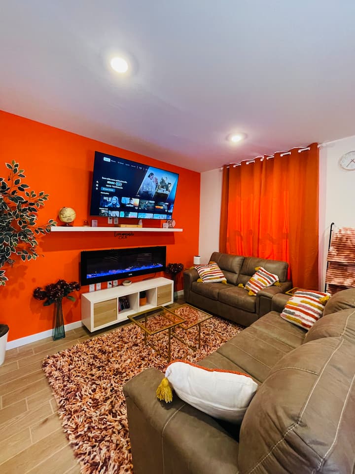 Exquisite Scandinavian Touch! Private Suite. - Bakersfield, CA