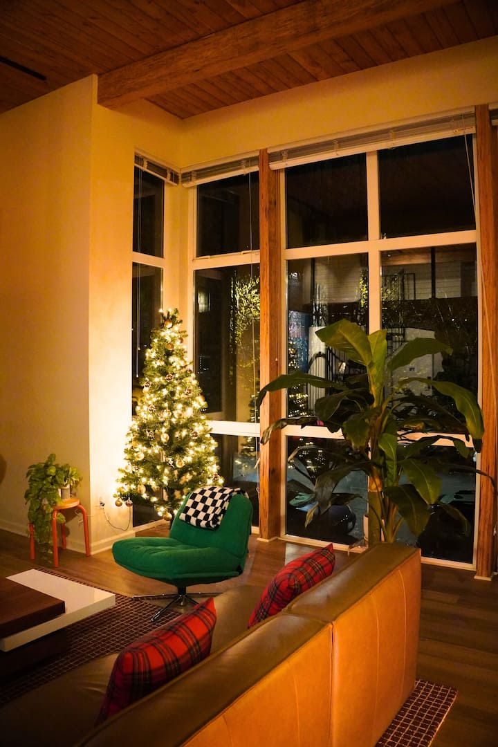 Holiday Loft In Capitol Hill With Garage Parking - Seattle, WA