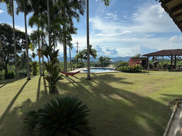 Stunning 5br Villa In Combia, Pereira, Co - Pereira, Colombia