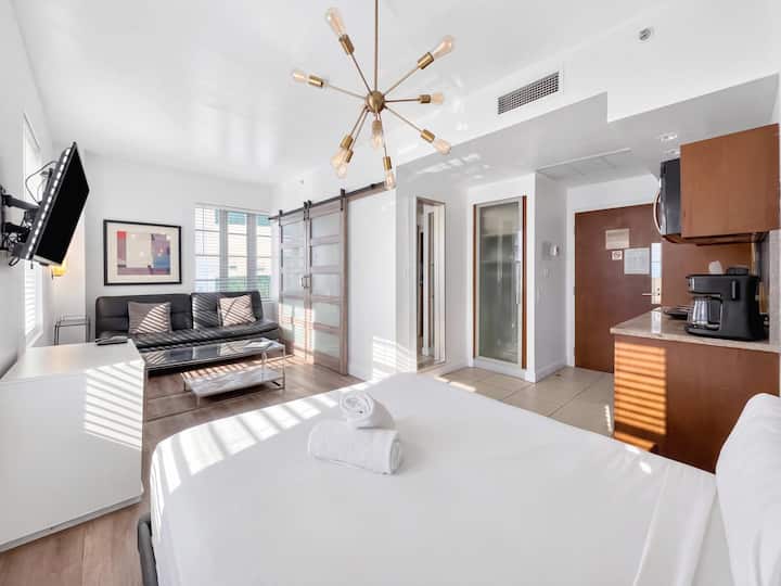Bright Miami Beach Studio W/rooftop Pool Access - Miami Beach