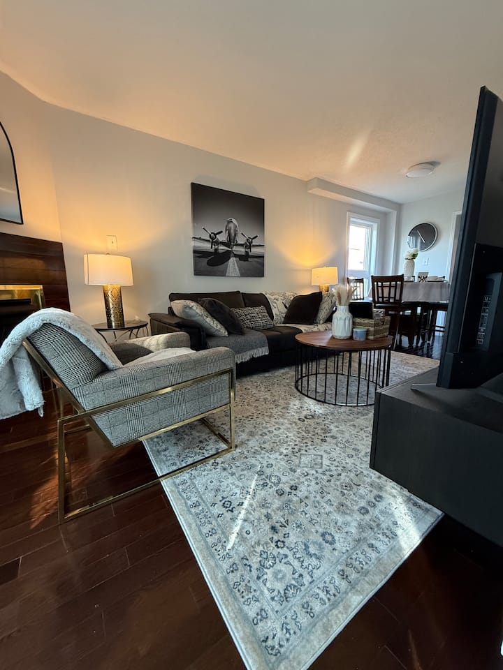 Spacious 3br House With Park Access In Mississauga - Mississauga