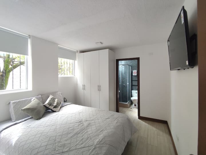 Acogedora Suite La Pradera Cerca Al Metro! - Quito