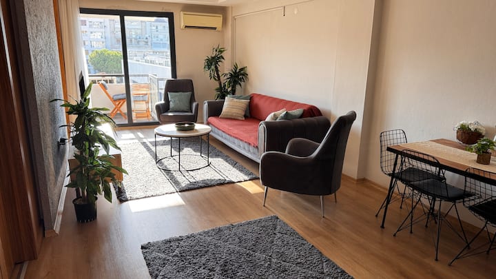 Stylish Flat In Alsancak - İzmir