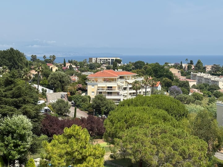 3 Pièces Antibes, Clim
Vue Mer, Piscine Et Parc - Antibes