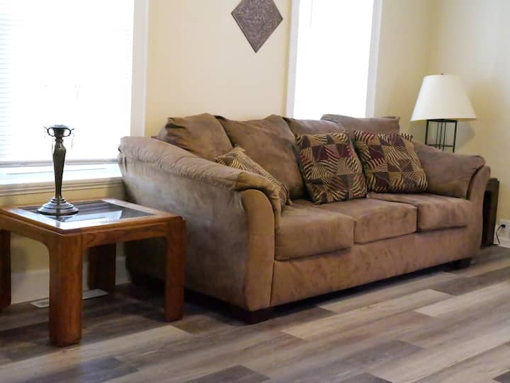 Cozy 4 Bedroom House Near The Lake - 커노샤