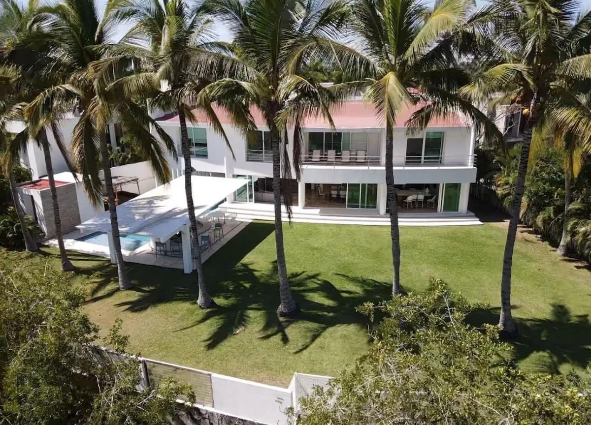 Luxury residence with private dock - Airbnb