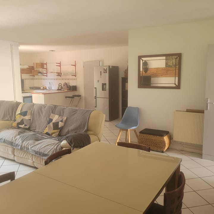 Maison Avec Jardin, 4 Chambres - Meuse