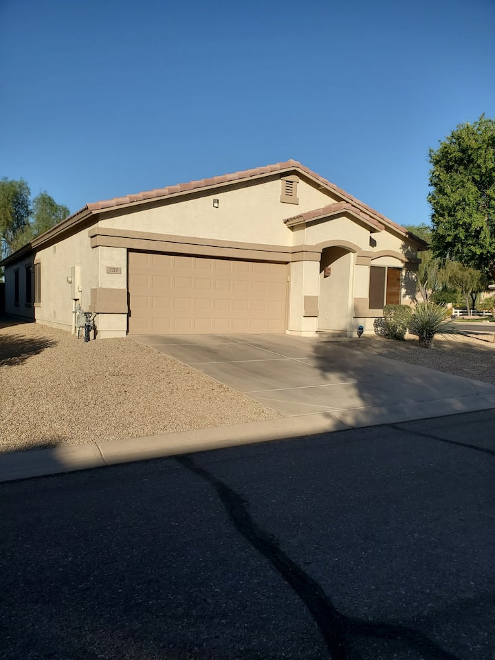 Family Friendly Home. - San Tan Valley, AZ